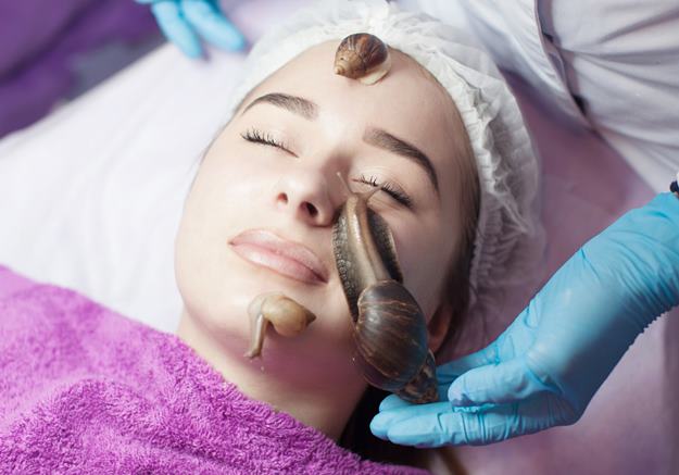 Menggunakan Siput Untuk Rawatan Wajah? 6 Jenis Rawatan Wajah Ini Pelik ...