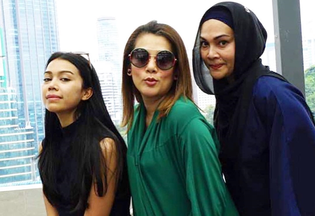 Adik-Beradik Selebriti Paling Popular Di Malaysia Adik-Beradik Selebriti Paling Popular Di Malaysia