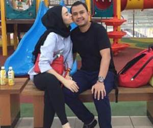 Hanez Suraya dan Suami Masih Bahagia Dan Kekal Bersama
