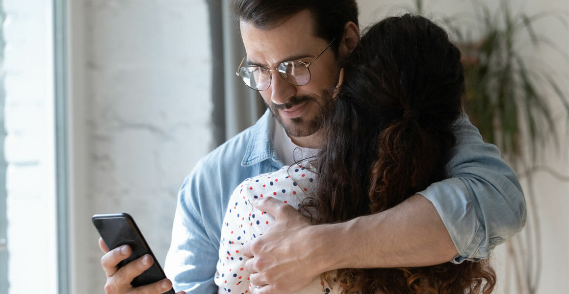 5 Petanda Pasangan Curang Di Belakang Anda - EH!